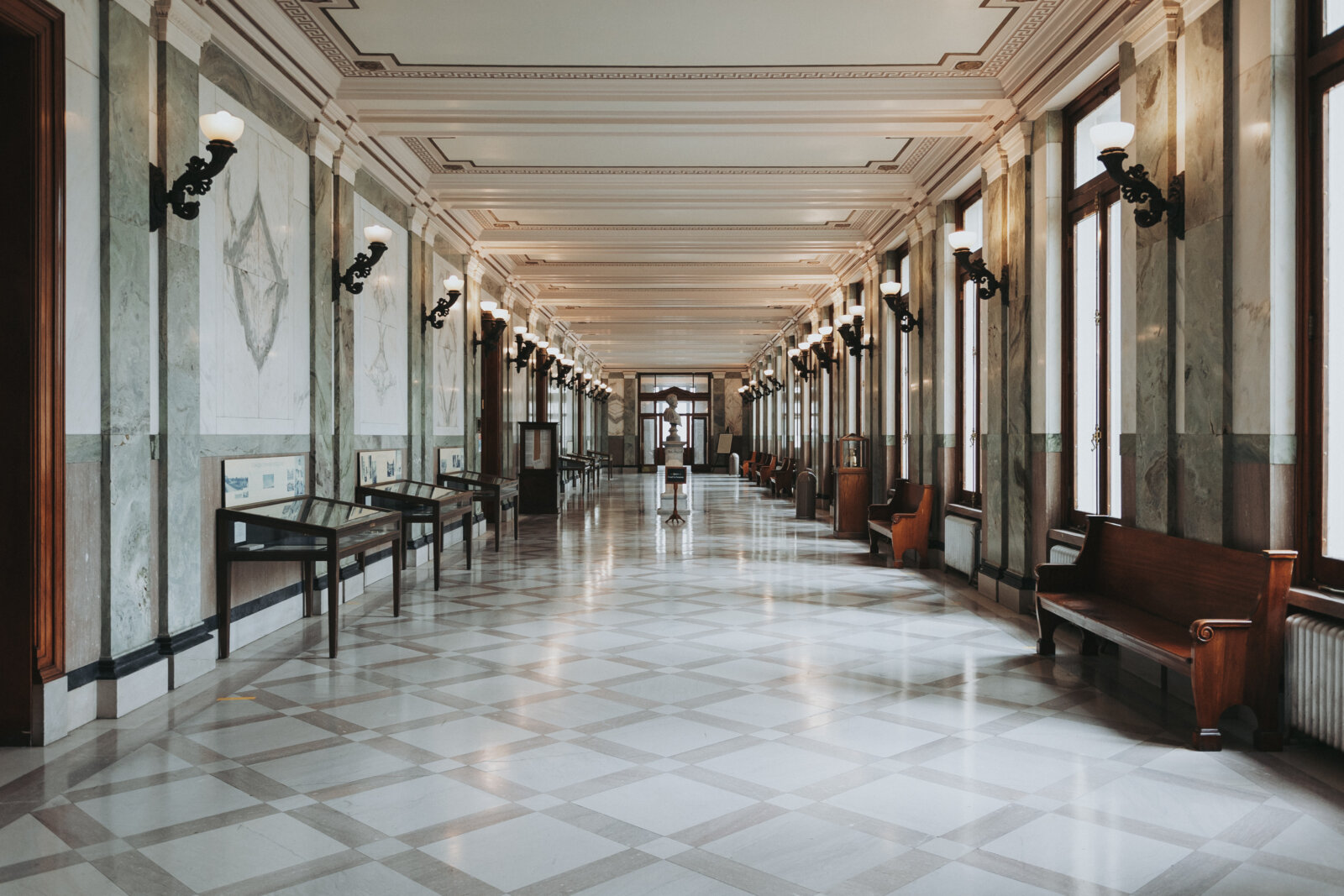 An Epic Summer Memphis Courthouse Wedding in Tennessee